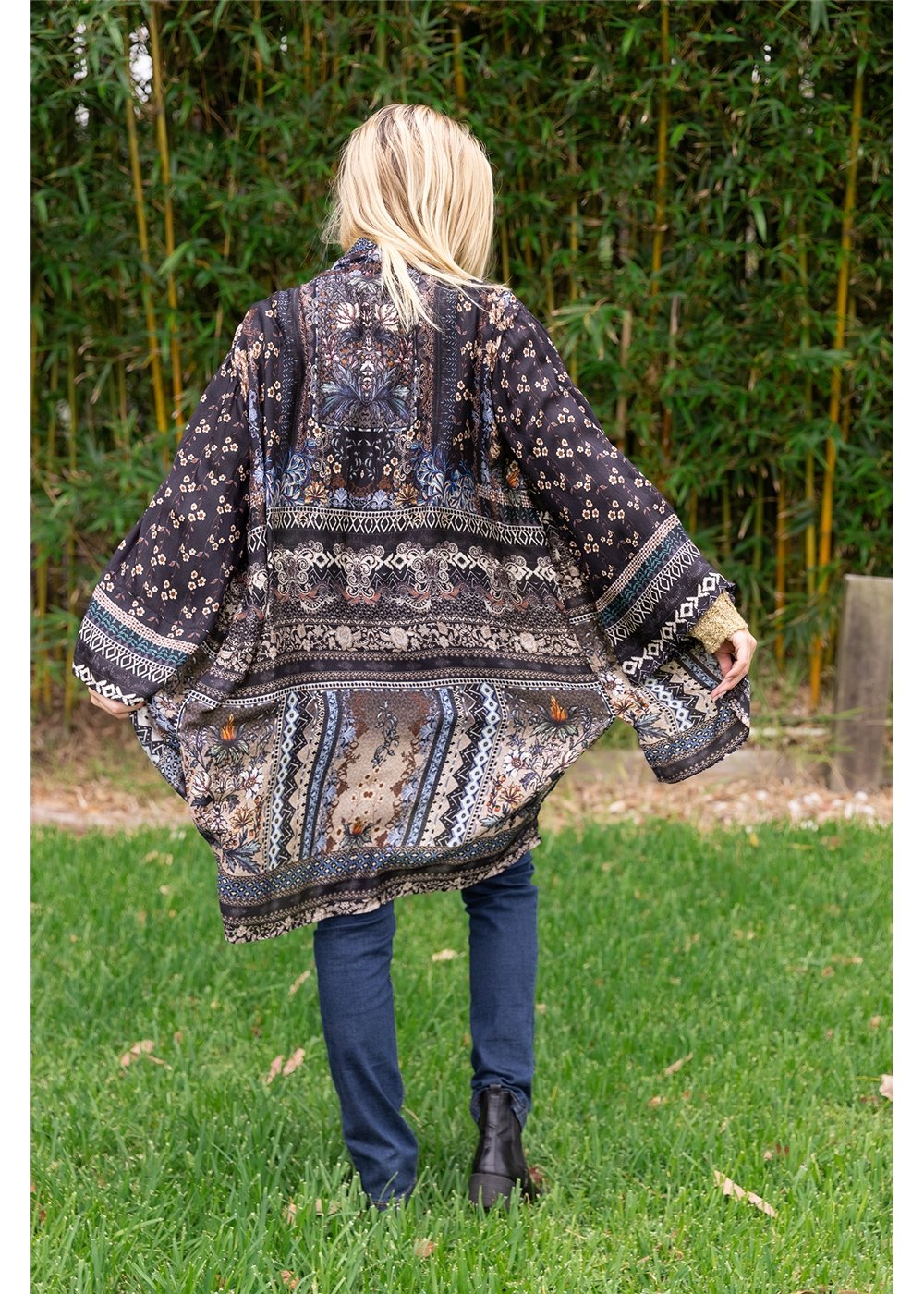 Mastering the Art of Kimono Jackets for Everyday Elegance – Cienna Designs