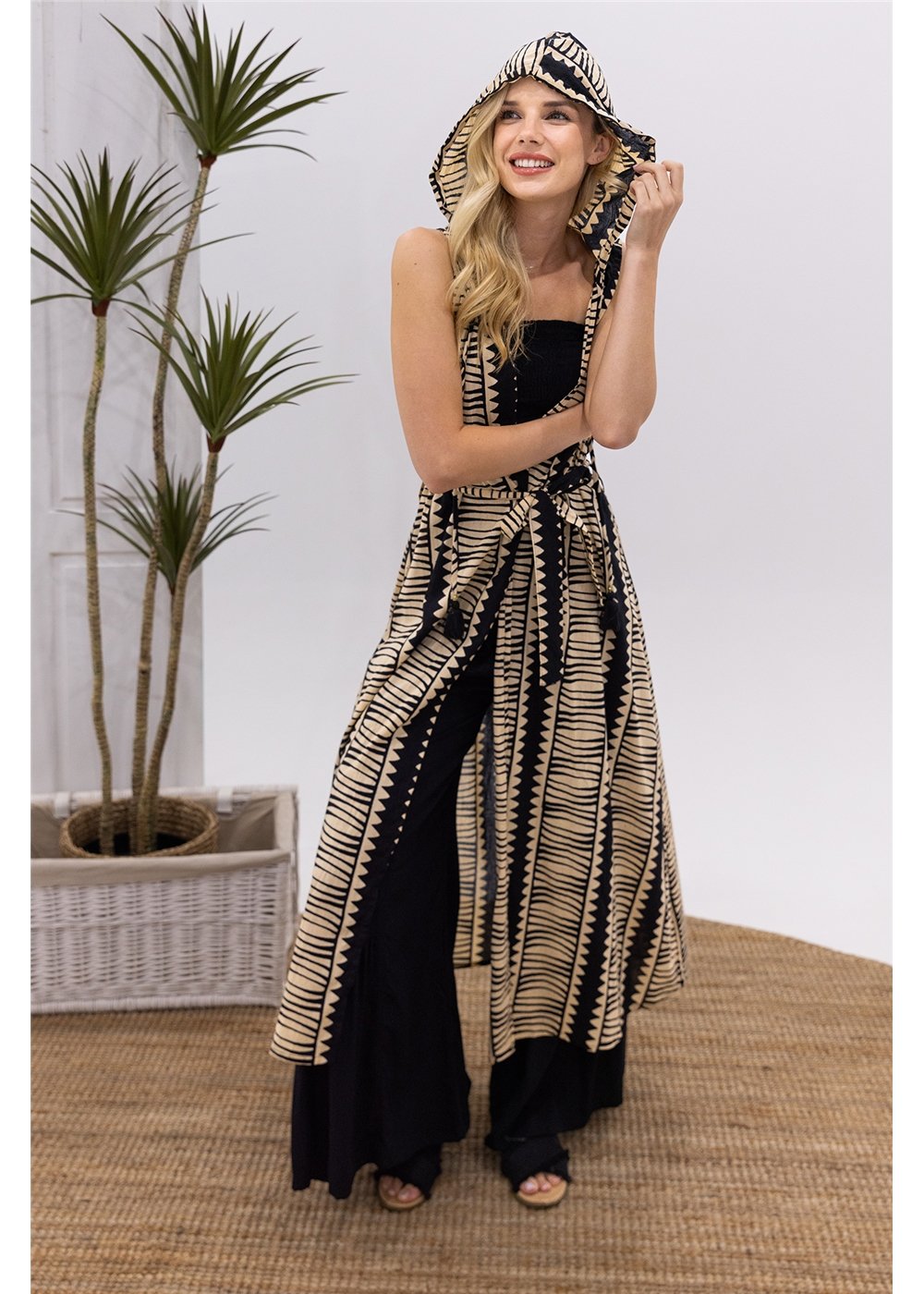 Hemi Cotton Hooded Sleeveless Kimono - Black – Cienna Designs